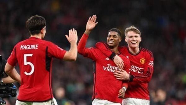 مانشستر يونايتد يواجه بيرنلي في مواجهة مثيرة بالدوري الإنجليزي